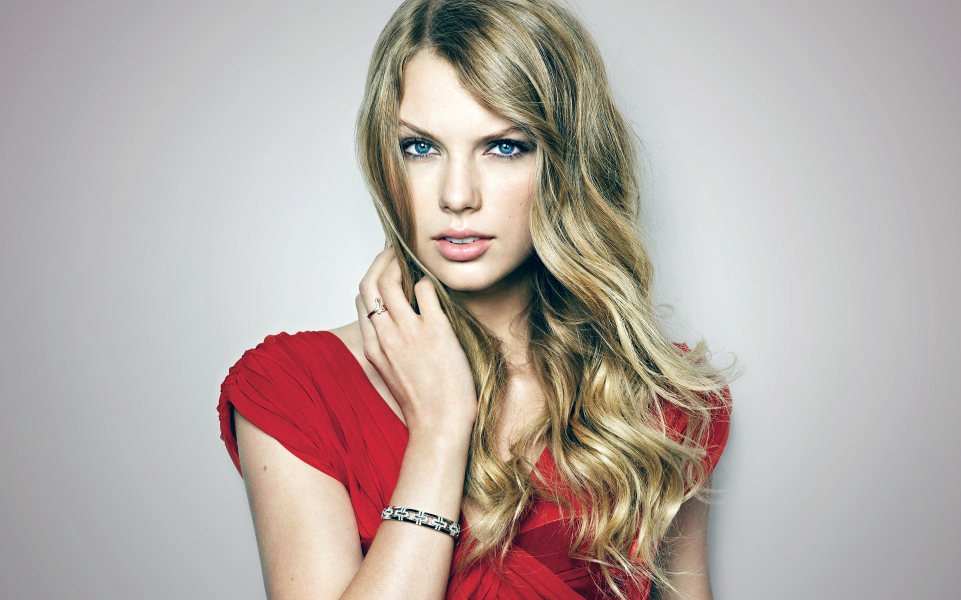 TAYLOR SWIFT HOY CUMPLE 25 AÑOS, ¿TODAVIA UNA LOLITA? | PyD TAYLOR SWIFT HOY CUMPLE 25 AÑOS, ¿TODAVIA UNA LOLITA? | PyD